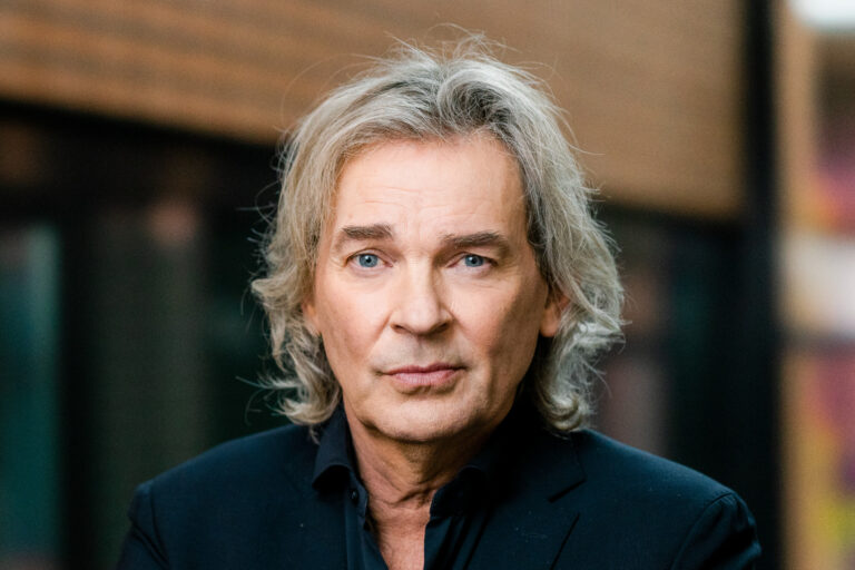 Matthijs van Nieuwkerk in 2025 opnieuw op het scherm? - Mudoo.nl